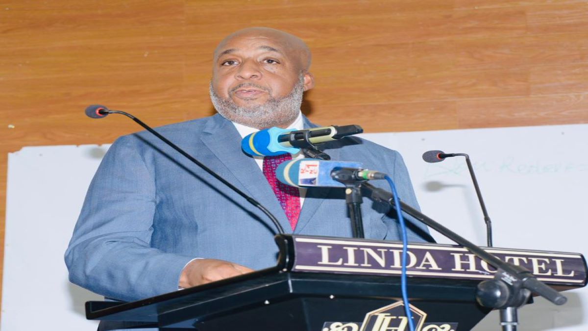 Affaires Foncières : le ministre Sakombi promet des descentes ... Affaires Foncières : le ministre Sakombi promet des descentes ...