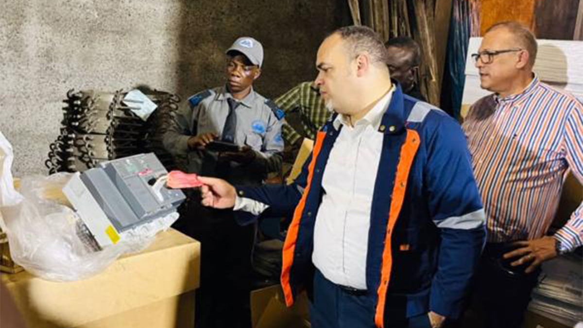 RDC : La SNEL Kinshasa dotée de neuf containers de matériels ...